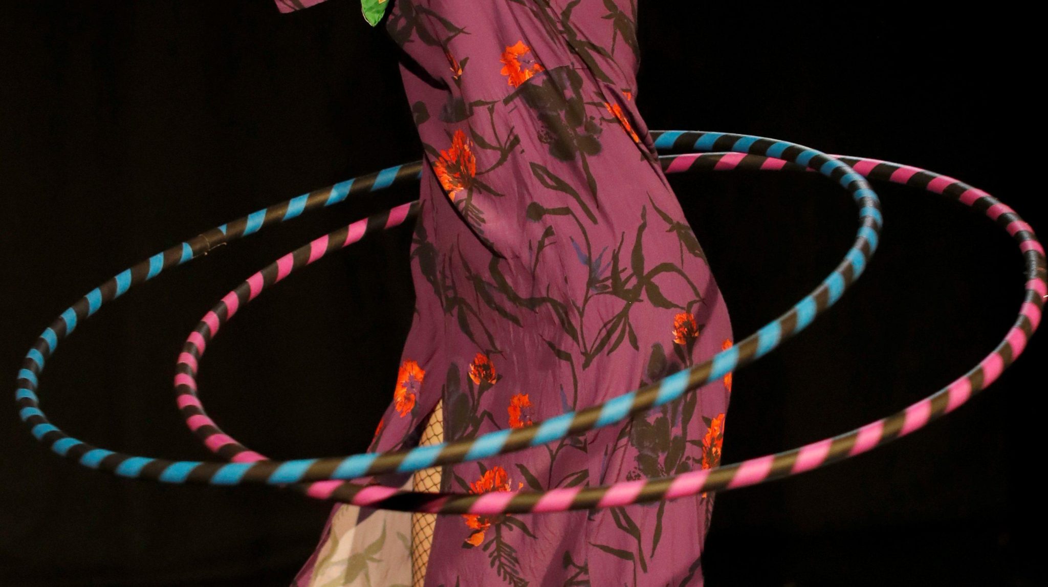 Hula hoops are the latest 1950s fad resurrected by the pandemic - Techio